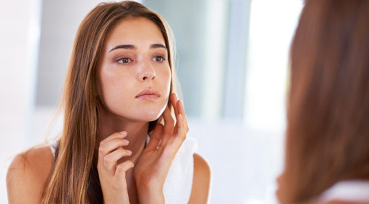 Comment enlever les boutons sur le visage ? | VICHY`